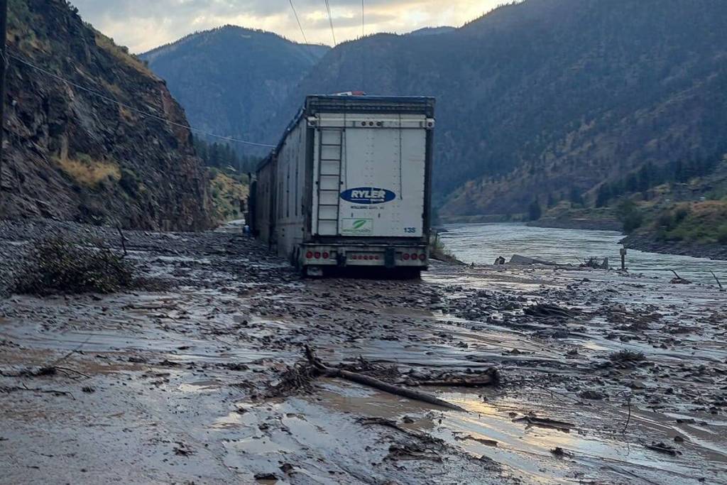 Highway 1 remains closed due to mudslide outside Lytton | Comox Valley ...